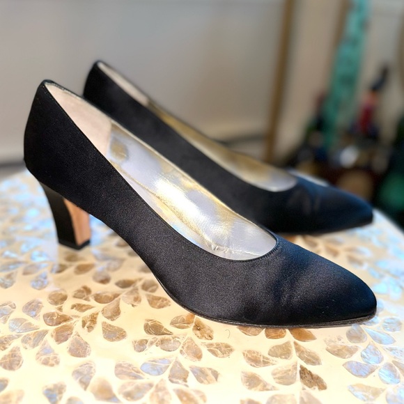 Salvatore Ferragamo | Shoes | Ferragamo Black Satin Pump Heels 9aa ...